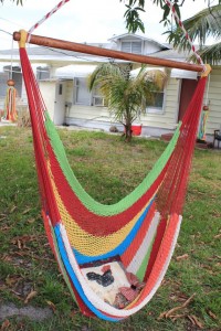 La déco en mode relax : de la couleur sur les hamacs ! - Floriane Lemarié