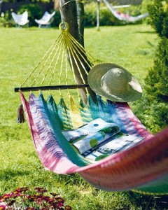 La déco en mode relax : de la couleur sur les hamacs ! - Floriane Lemarié